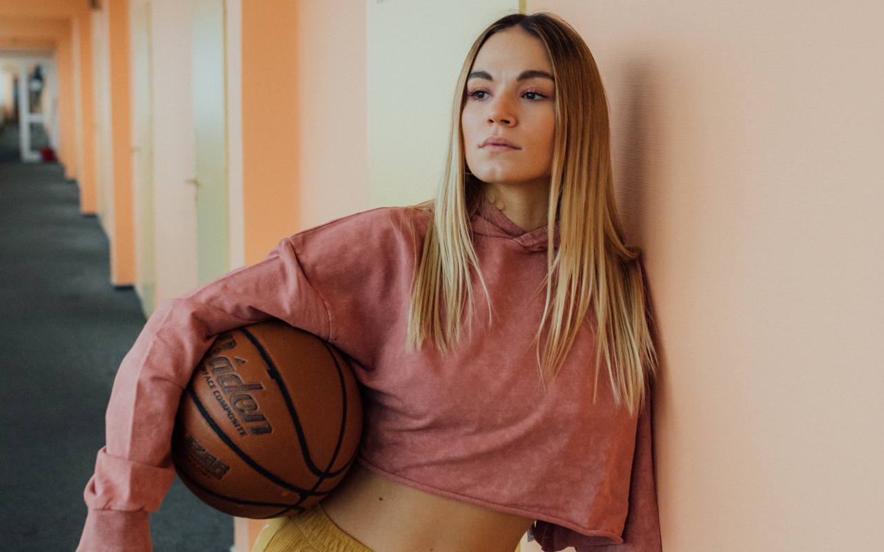 Umbigo volta a ser tendência fashion apesar do passado polêmico - Glamurama